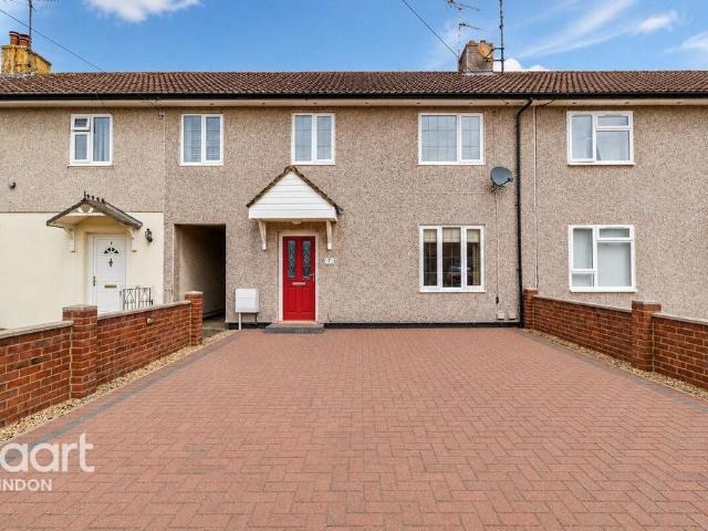 4 bedroom terraced house for sale