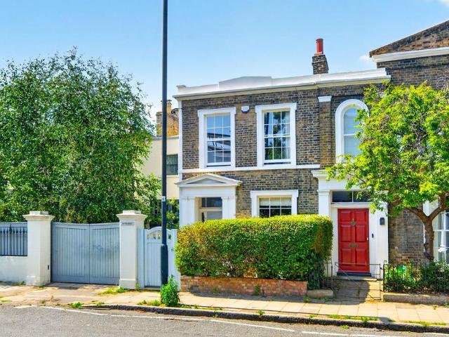 4 bedroom terraced house for sale