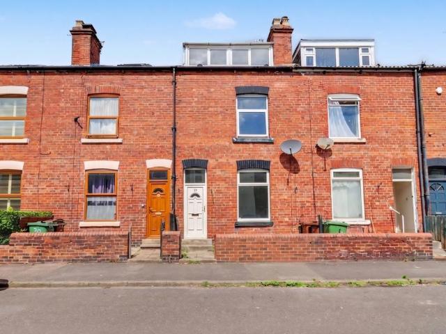 4 bedroom terraced house for sale