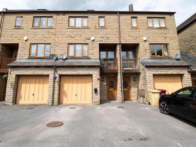 4 bedroom terraced house for sale