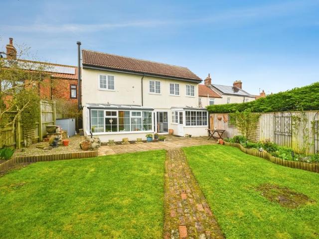 4 bedroom terraced house for sale