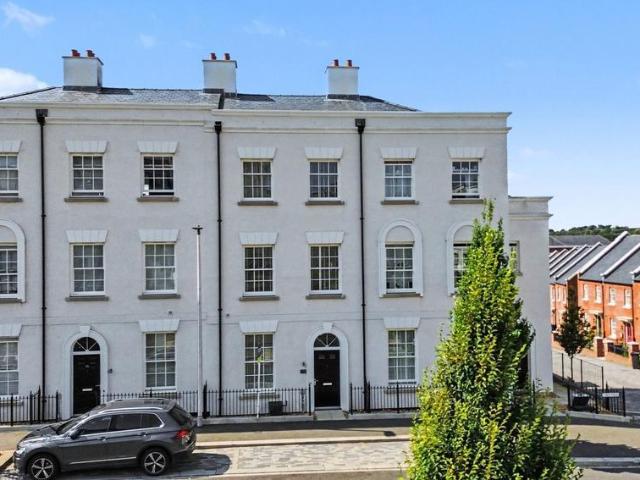 4 bedroom terraced house for sale