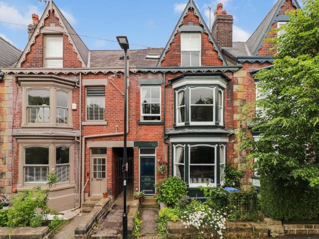 4 bedroom terraced house for sale