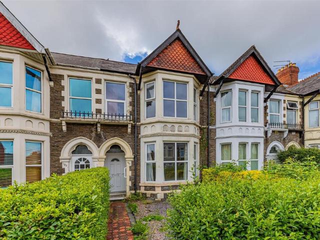 4 bedroom terraced house for sale