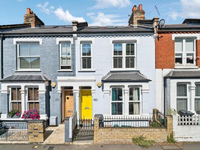4 bedroom terraced house for sale