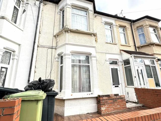 4 bedroom terraced house for sale
