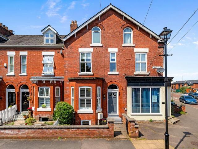 4 bedroom terraced house for sale