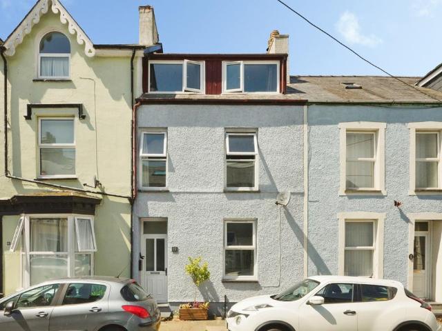 4 bedroom terraced house for sale