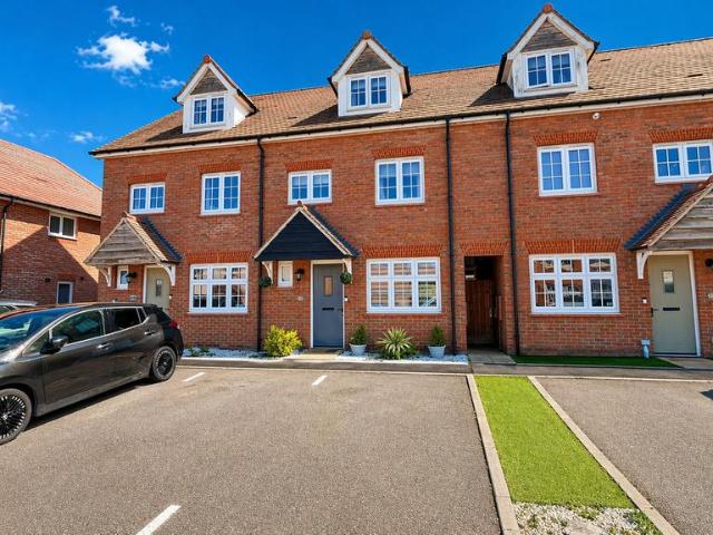 4 bedroom terraced house for sale
