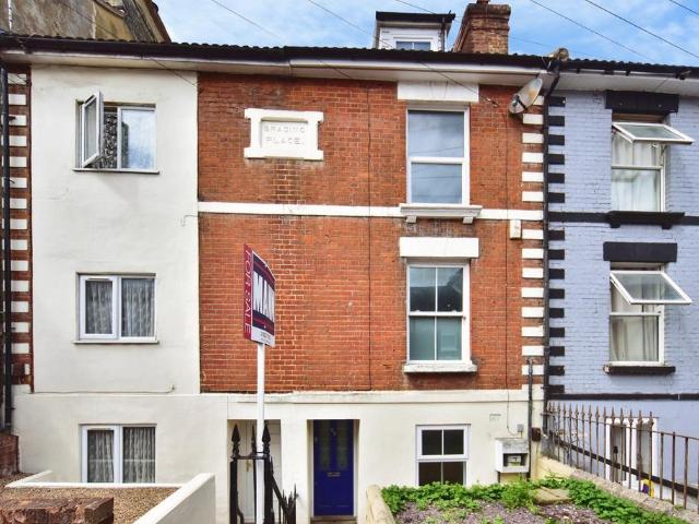 4 bedroom terraced house for sale