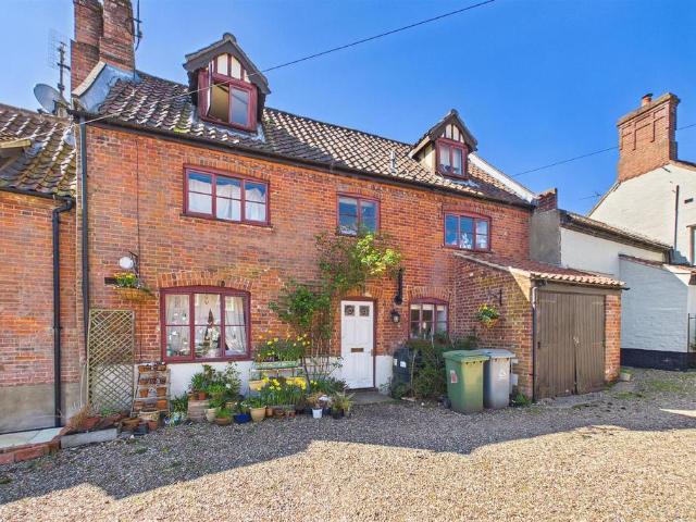 4 bedroom terraced house for sale