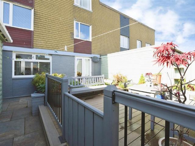 4 bedroom terraced house for sale