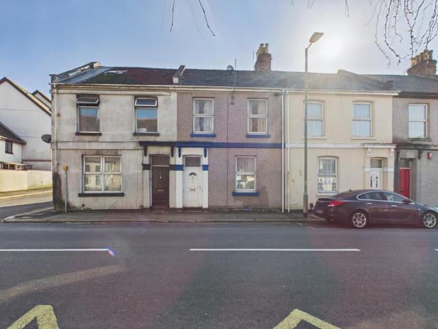 4 bedroom terraced house for sale