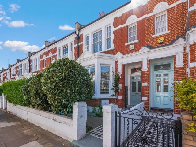 4 bedroom terraced house for sale