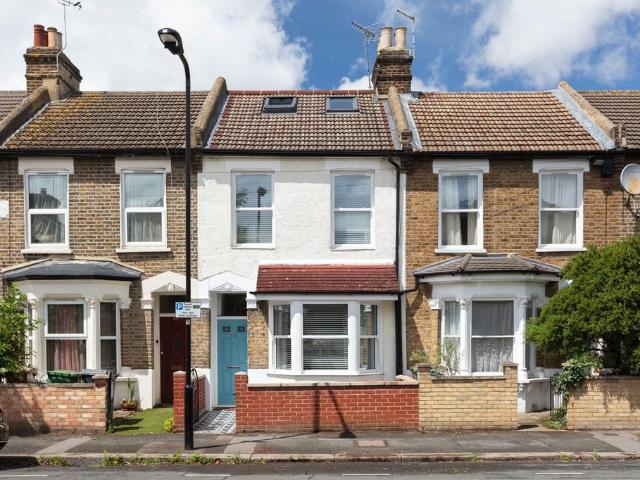 4 bedroom terraced house for sale