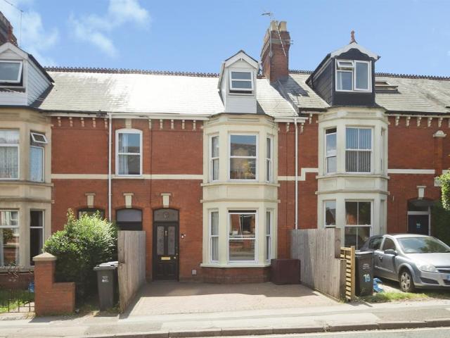 4 bedroom terraced house for sale