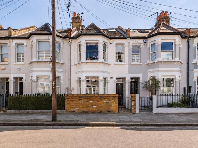 4 bedroom terraced house for sale