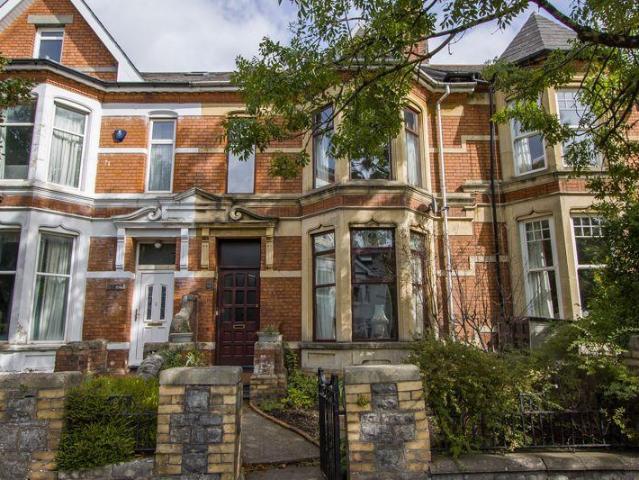 4 bedroom terraced house for sale