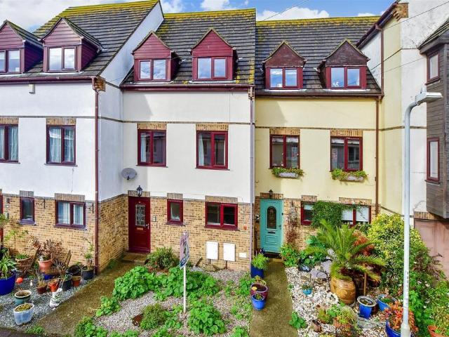 4 bedroom terraced house for sale