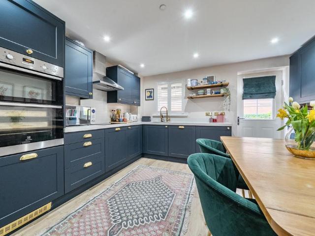 4 bedroom terraced house for sale