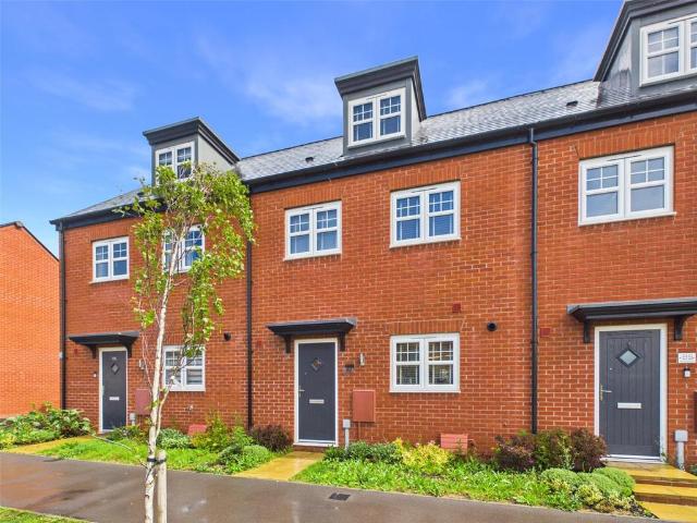 4 bedroom terraced house for sale