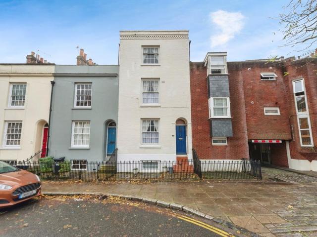 4 bedroom terraced house for sale