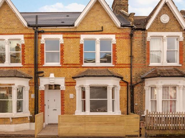 4 bedroom terraced house for sale