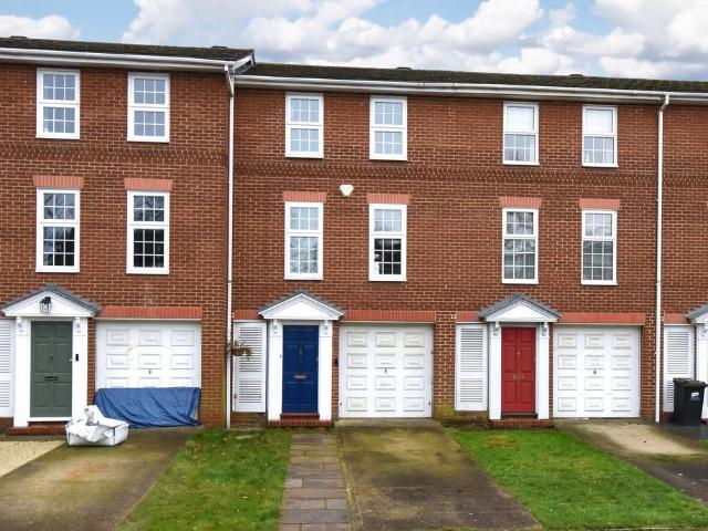 4 bedroom terraced house for sale