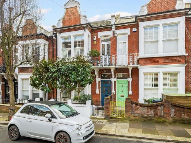 4 bedroom terraced house for sale