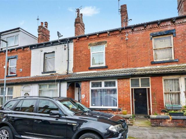 4 bedroom terraced house for sale