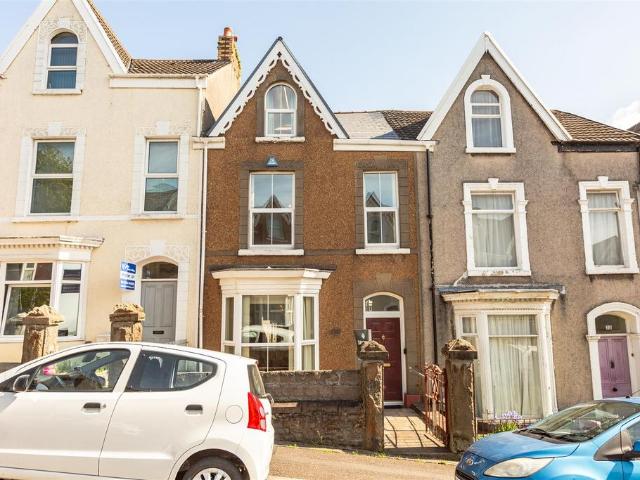 4 bedroom terraced house for sale