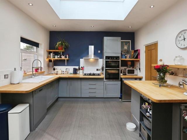 4 bedroom terraced house for sale