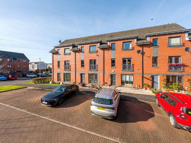 4 bedroom terraced house for sale