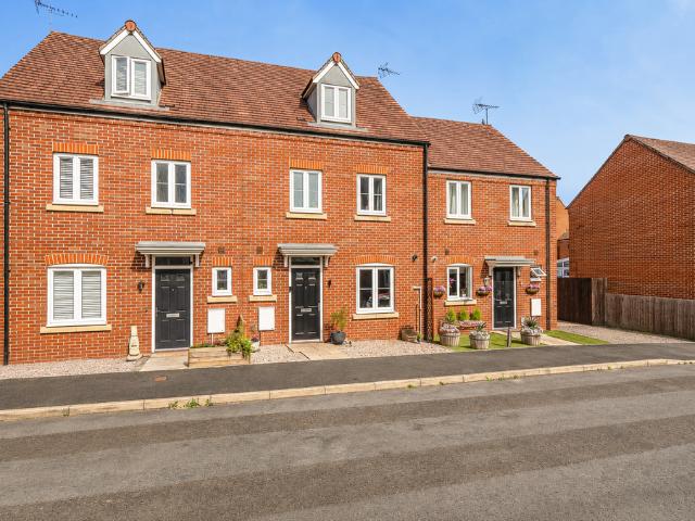 4 bedroom terraced house for sale