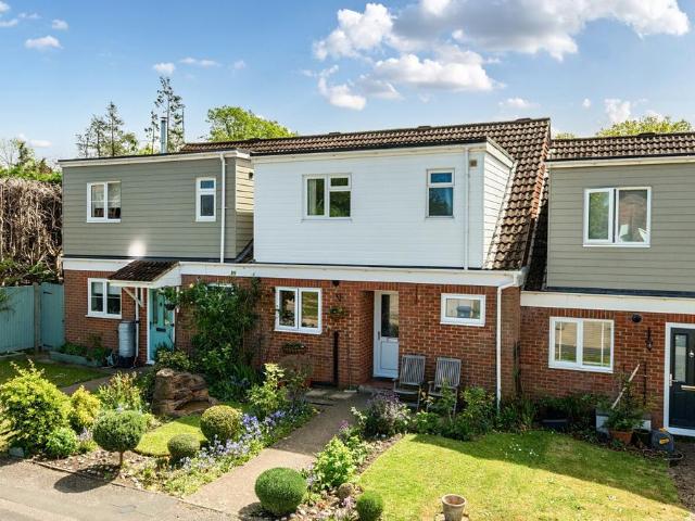 4 bedroom terraced house for sale