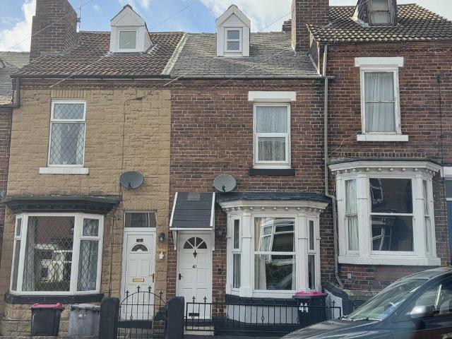 4 bedroom terraced house for sale