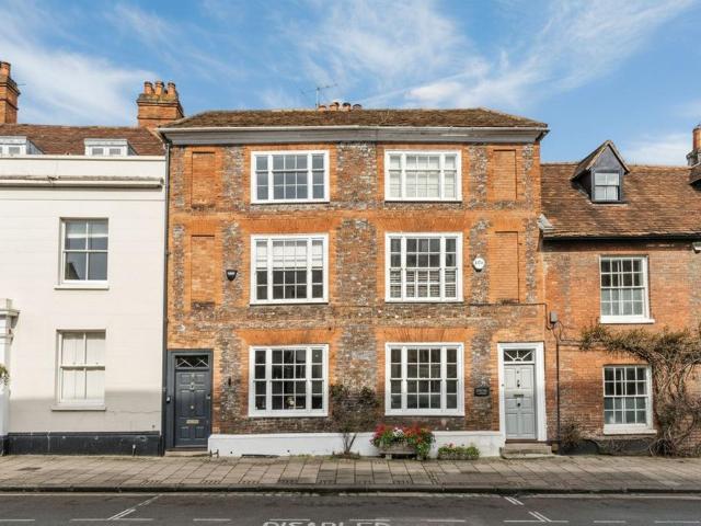 4 bedroom terraced house for sale