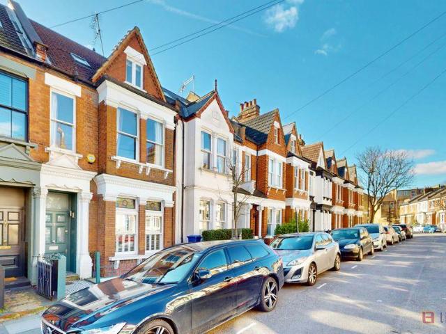 4 bedroom terraced house for sale