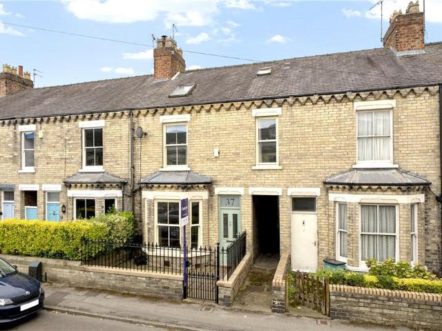 4 bedroom terraced house for sale