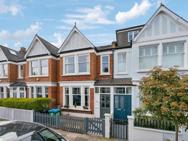 4 bedroom terraced house for sale