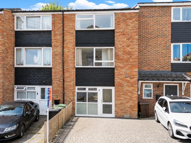 4 bedroom terraced house for sale