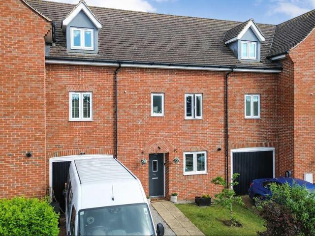 4 bedroom terraced house for sale