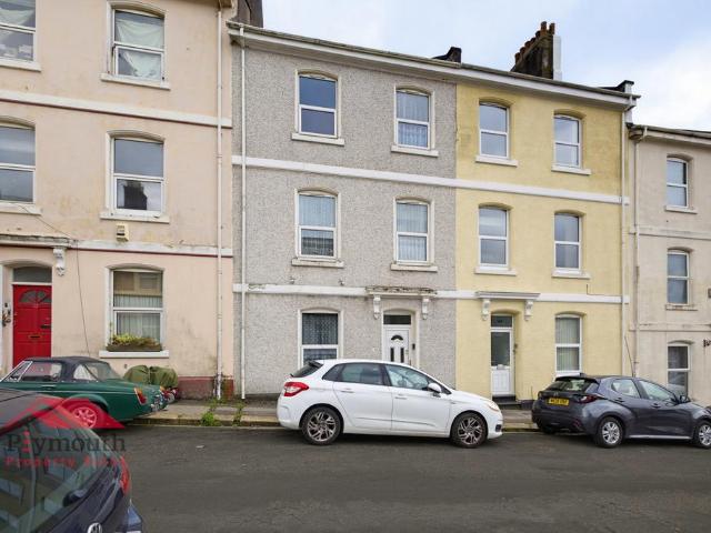 4 bedroom terraced house for sale