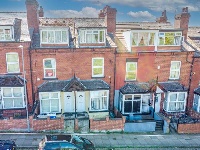 4 bedroom terraced house for sale