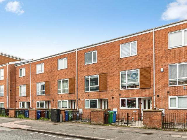 4 bedroom terraced house for sale