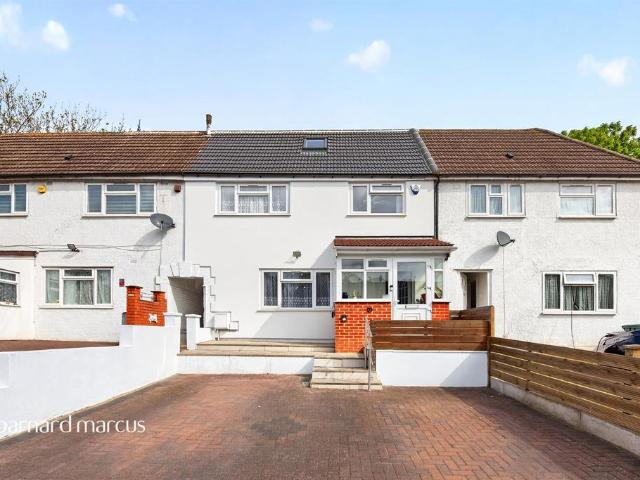 4 bedroom terraced house for sale