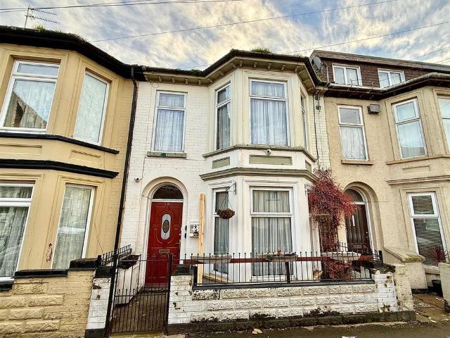 4 bedroom terraced house for sale