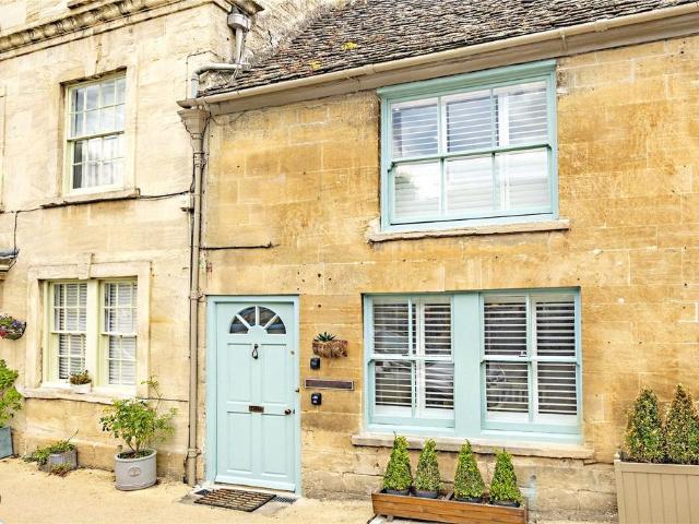 4 bedroom terraced house for sale