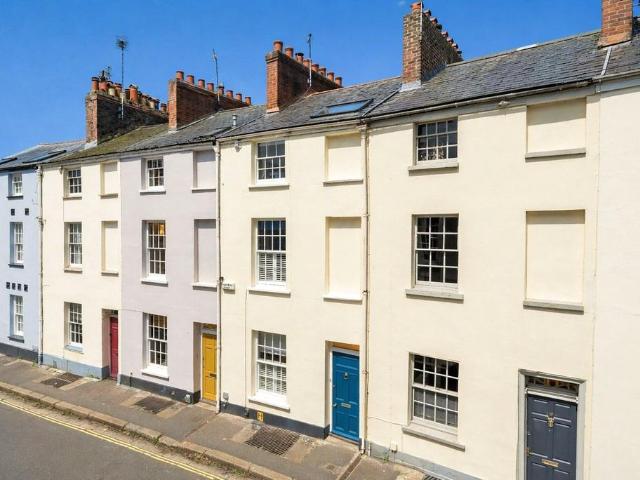 4 bedroom terraced house for sale