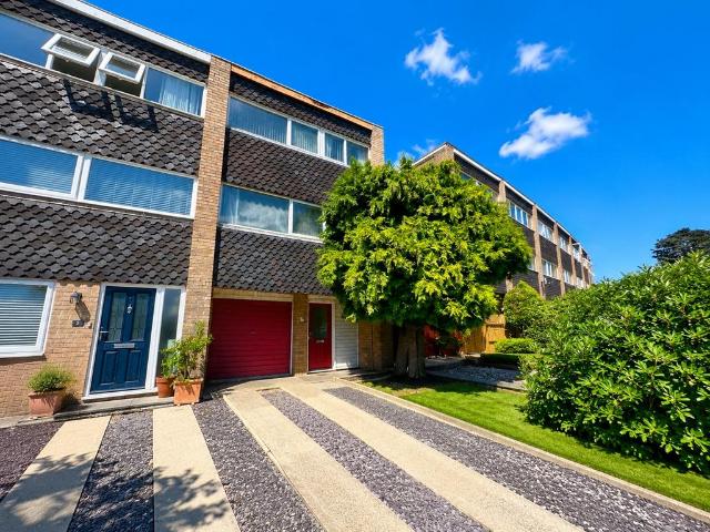 4 bedroom terraced house for sale